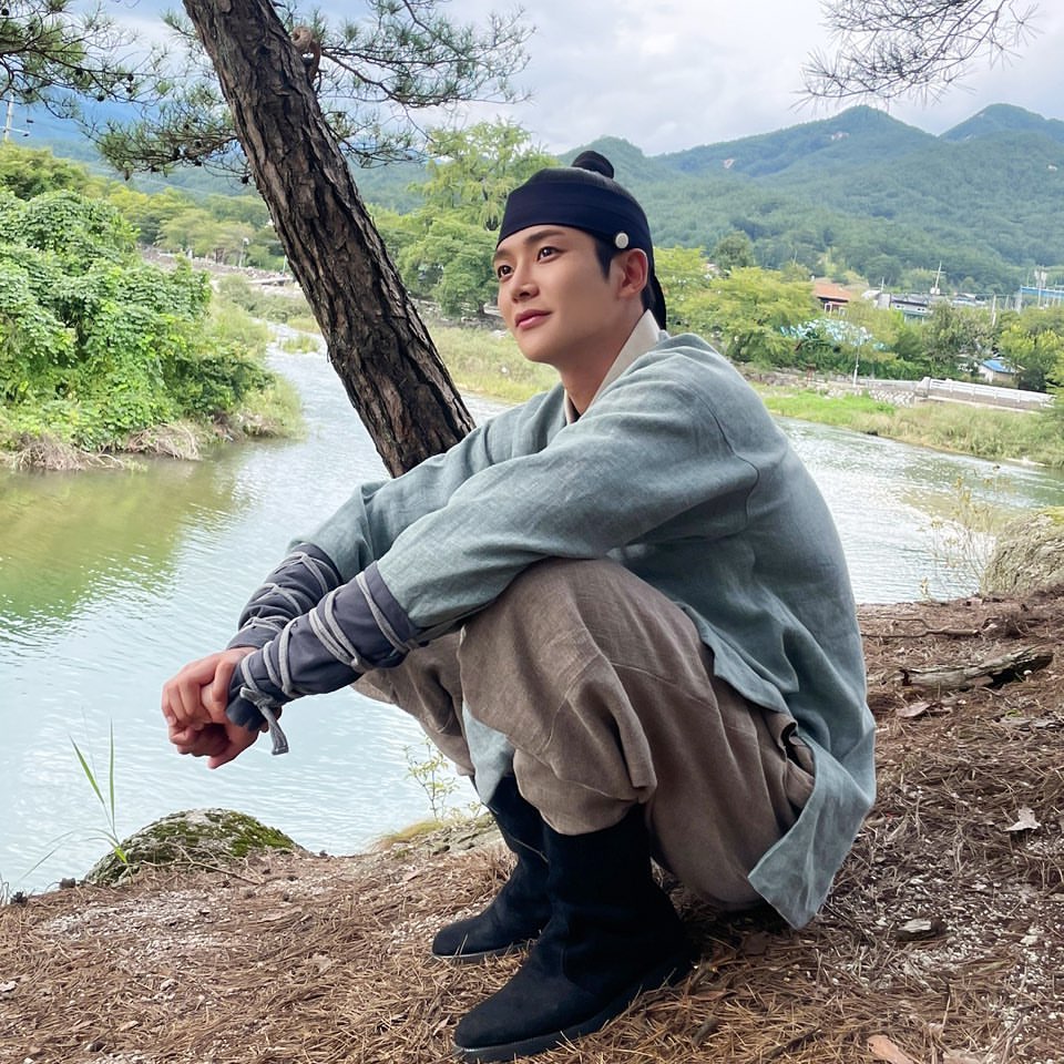 Beyond The Stage: Idols Who Double As Actors • POP TOKKI